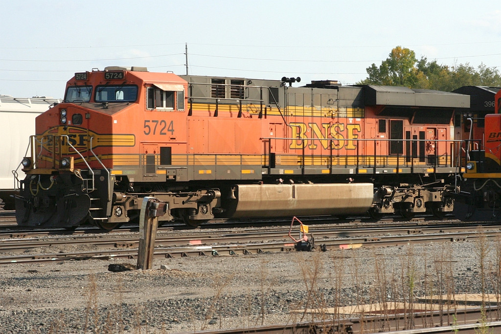 BNSF 5724